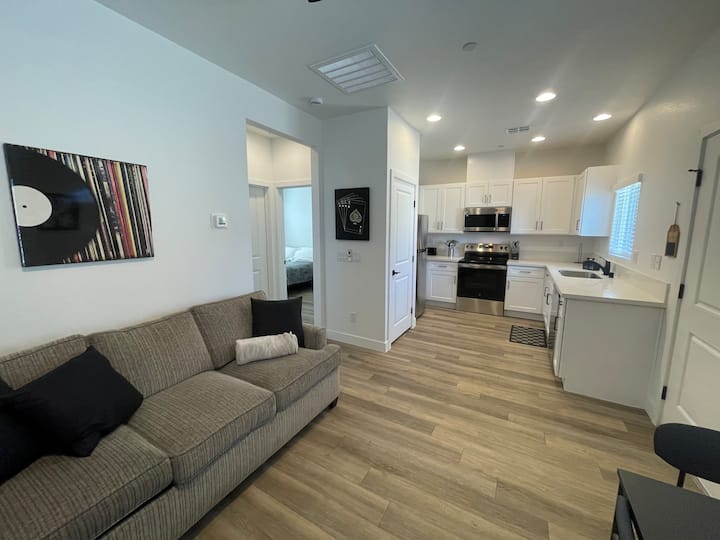 65 2 2bed 1 Bath/by Dt Lv Sleeps 5 - Las Vegas, NV