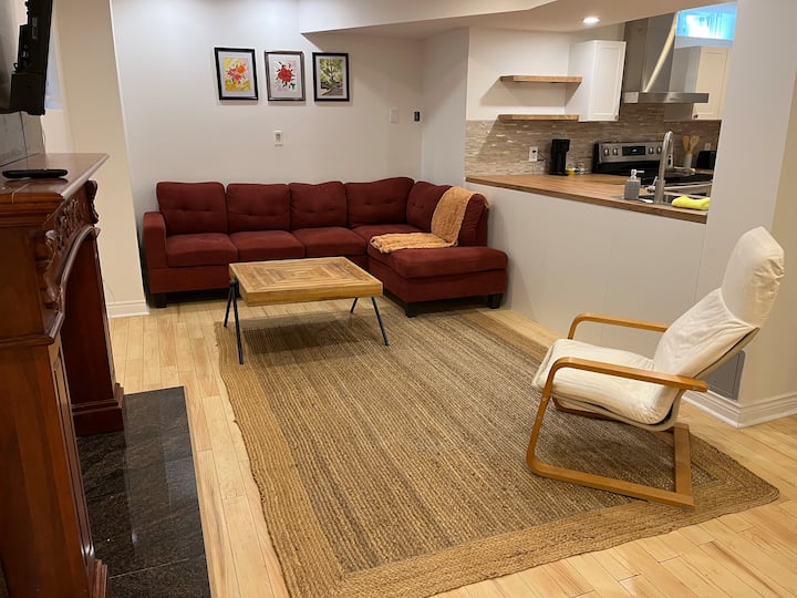Spacious 2 Br, 2 Beds, Sleeps 4, Kitchen, Laundry - Aurora