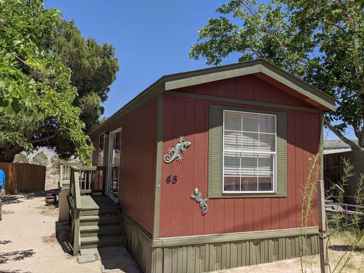 Southwest Hideaway Cabin - Lone Pine, CA