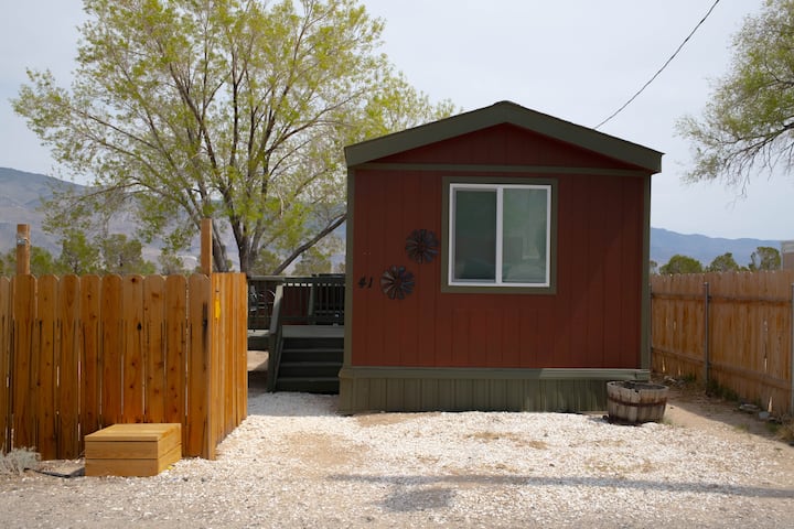 Whitney View Cabin - Lone Pine, CA