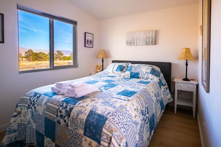 Whitney View Cabin - Lone Pine, CA