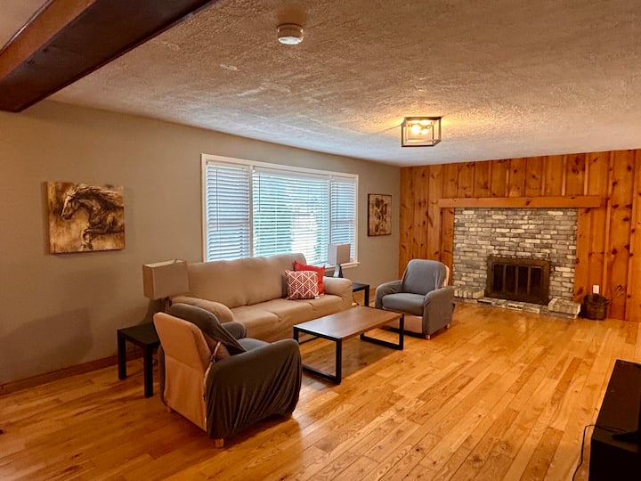 Spacious 4 Br House Near Thames Golf+6 Car Parking - London