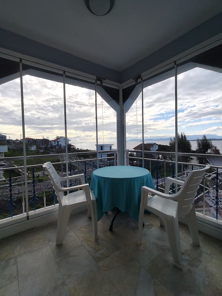 Deniz Manzaralı / Mutfaklı / 2 Kişilik/ 6 Nolu Oda - Seferihisar