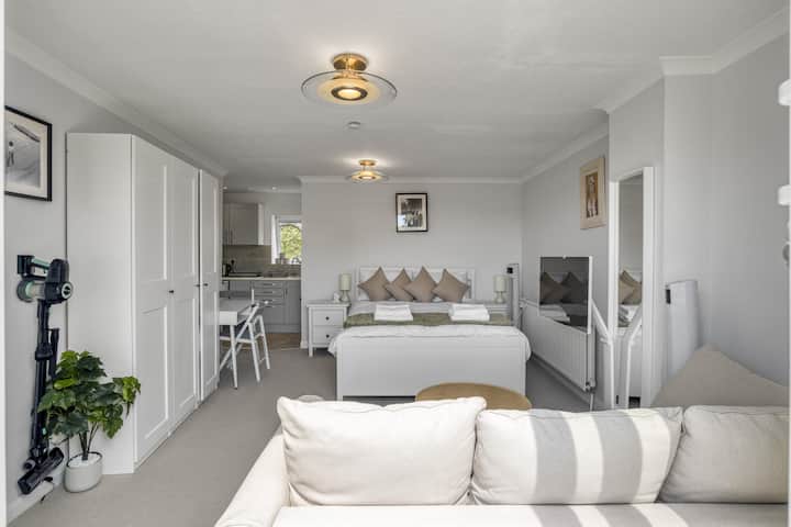 Studio W/ Terrace, Parking & A/c - Highgate - Londra