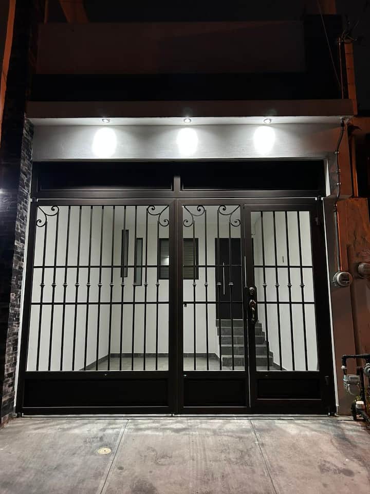 Acogedor Alojamiento En Zona Cumbres - Monterrey