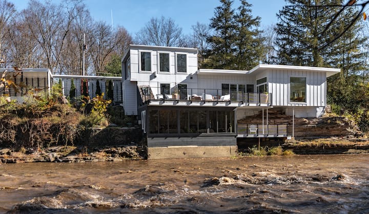 Wright On The River
(No Pets) - Delaware