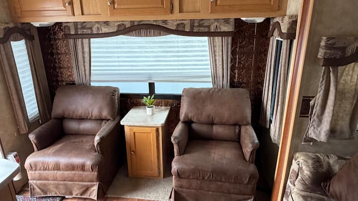 Adventure Awaits: Cozy Camper Escape - Bahamas