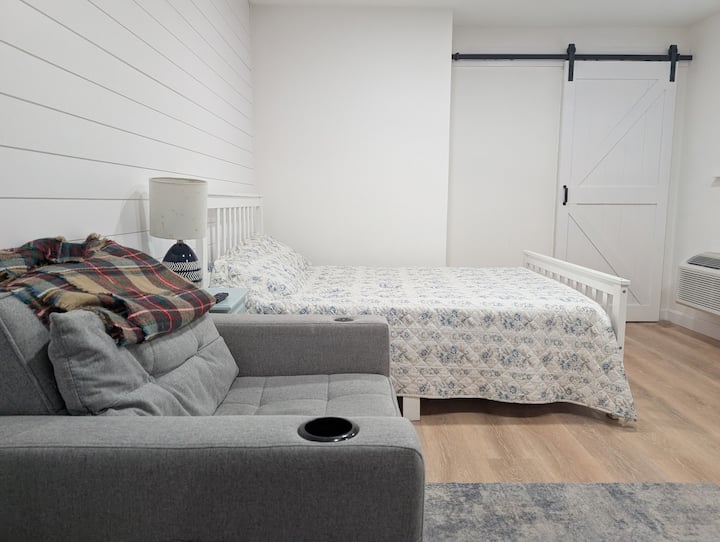 Studio Rental – First Level - Misquamicut, RI