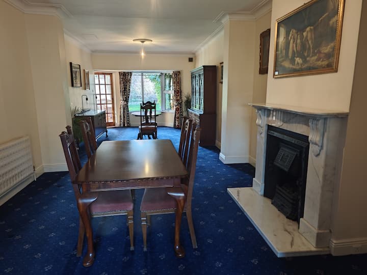 4-bedroom Home With Garden Near Phoenix Park - Dublin