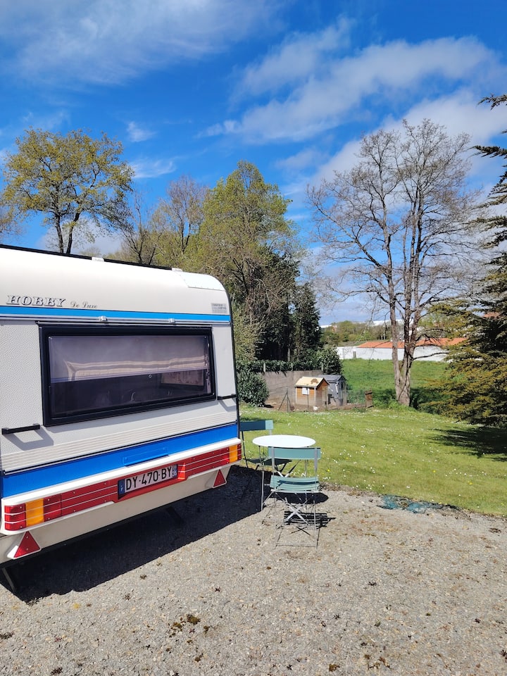 Petit Cocon En Caravane Rénovée 15 Min Des Plages - Paimbœuf