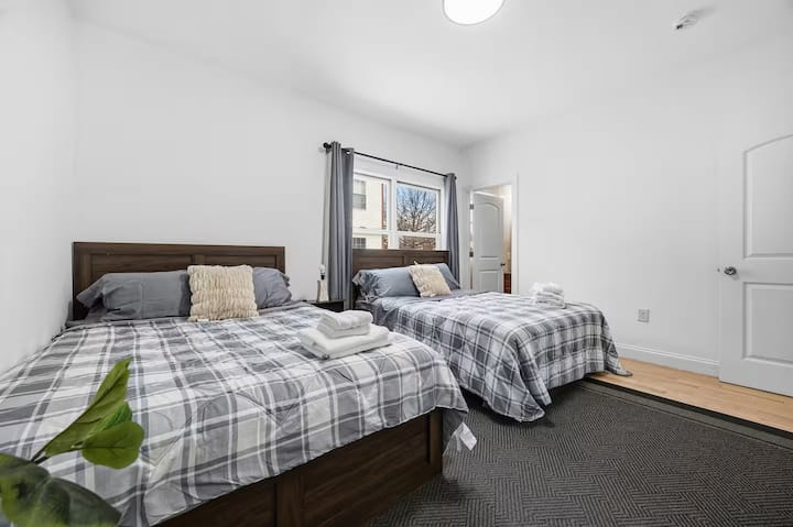 Spacious Family Getaway Near Nyc! - Brooklyn, NY