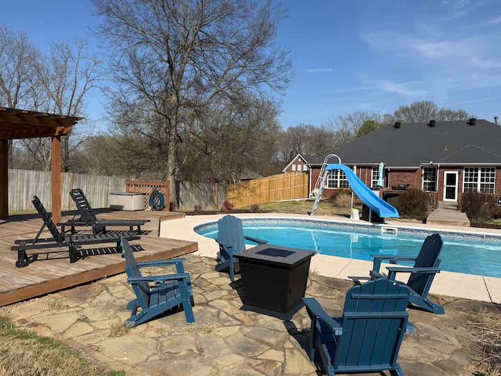 Swimming Pool! Bike In! Close To Trails! Game Room - Rogers, AR