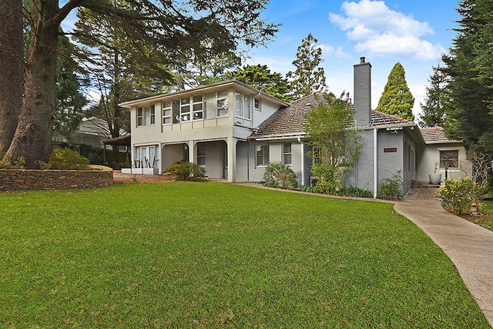 Woodford Of Leura A Grand Residence Full Of Warmth - Leura
