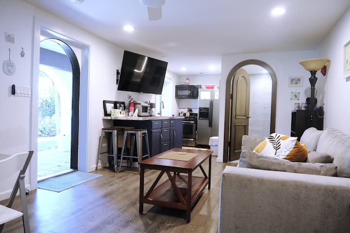 Guest House In Glendale, Ca - Silver Lake, CA