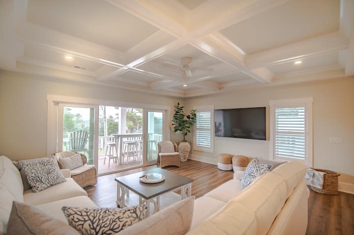 White Lotus A New Luxury Townhome With Elevator - Carolina Beach, NC