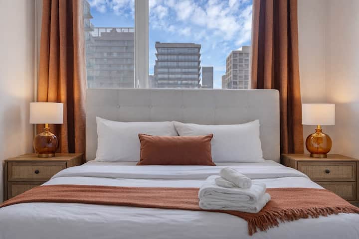 Modern & Cozy Griffintown Condo | Free Parking - Brossard