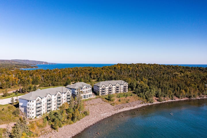 Ski Lodge Executive Suite W/pool & Hot Tub - Two Harbors, MN