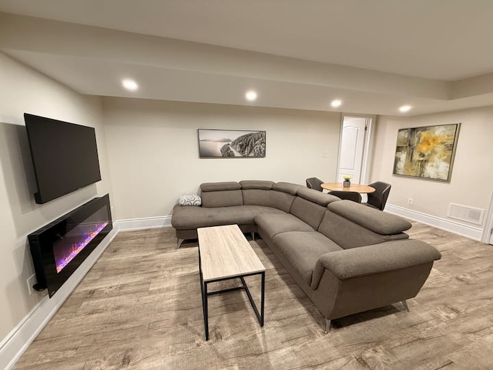 King Suite Private Guesthouse - Brampton