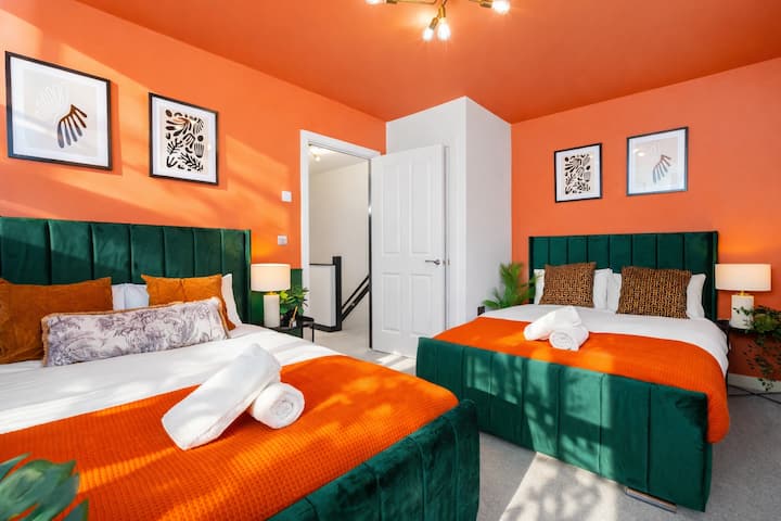 4 Beds, 3 Doubles & 1 Single - House In Manchester - Bolton