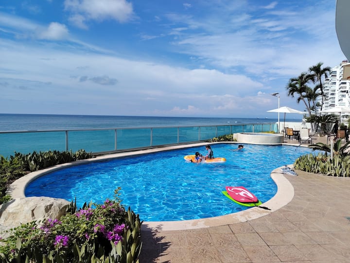 Hermosa Suite Con Escalera Al Mar - Salinas