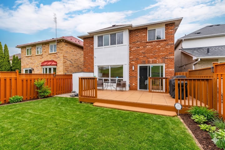 Spacious Upscale 4br Detached Retreat With Parking - Mississauga