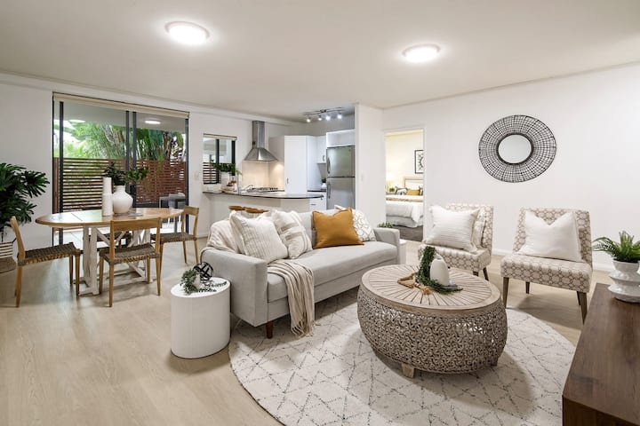 Cozy 3br Apt Near Hosp & River W/ Car Park & Pool - Brisbane