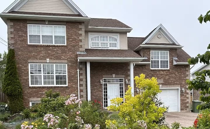 Bedford Basin Garden Home - Halifax, Canada