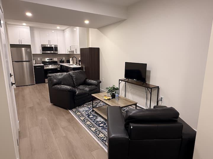 2bd Modern Style | Free Parking | 15 Mins From Yyc - Airdrie