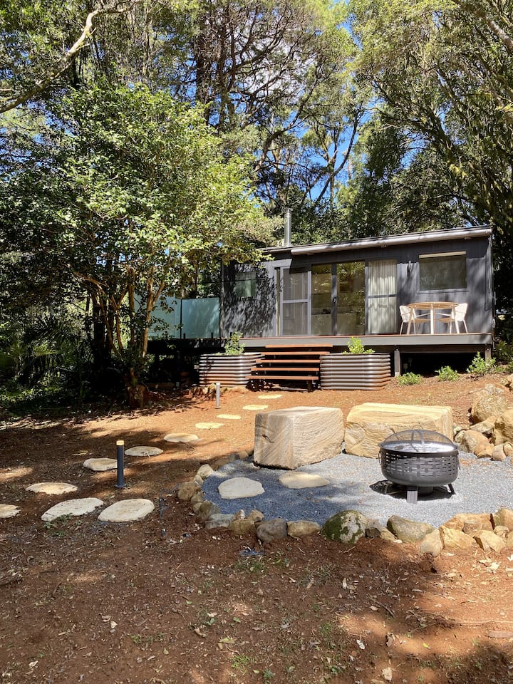 The Flower Sanctuary Tiny Home - Springbrook