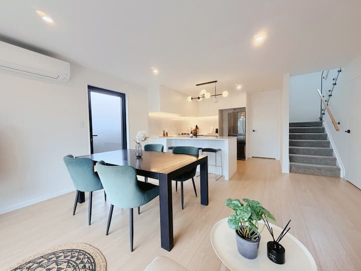 Modern 4br Home | Family | Work | Short-term Study - Beachlands