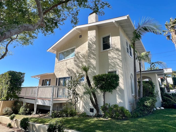 Heaven By The Beach - Updated Old World Charm - Redondo Beach, CA