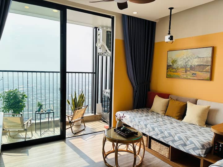 Căn Hộ Màu Nắng, Ngắm Hoàng Hôn Sông Hồng Thơ Mộng - Vietnam