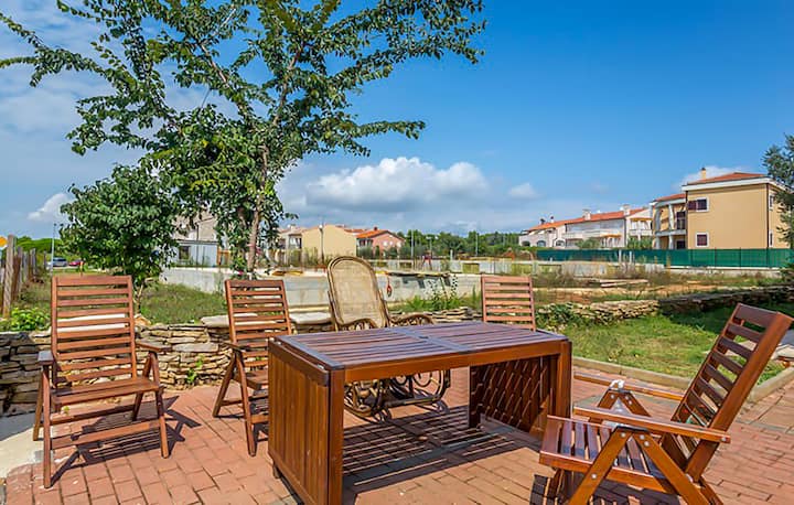 2 Bedroom Lovely Apartment In Medulin - Premantura