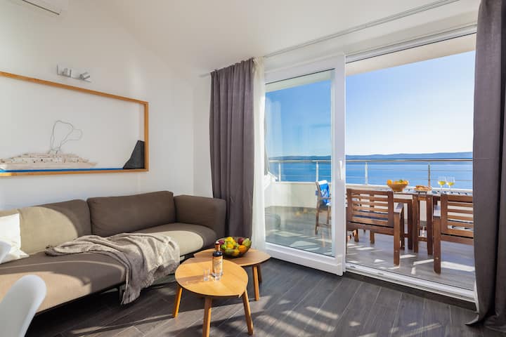 Villa Jolara With Heated Pool-deluxe Apartment 19 - Mimice
