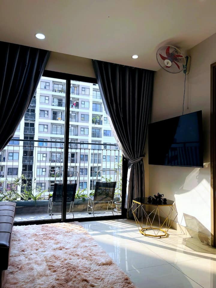 Luxury 2br Apartment At Vinhomes Grand Park - Vietnam