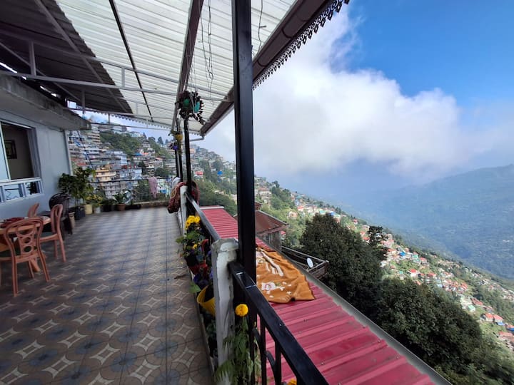 Himavati Retreat | Kanchenjunga View | Group Stay - Darjeeling