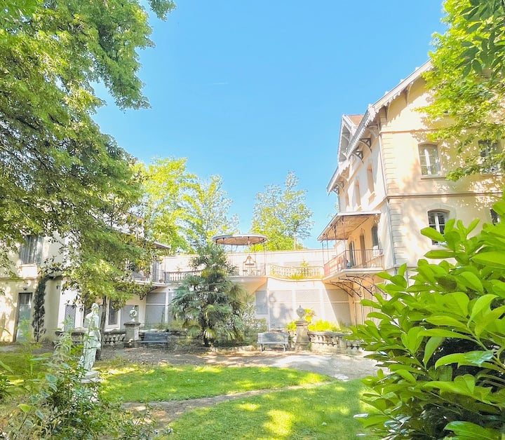 Le Lac Enchanté : Maison D’exception Près De Lyon - Givors