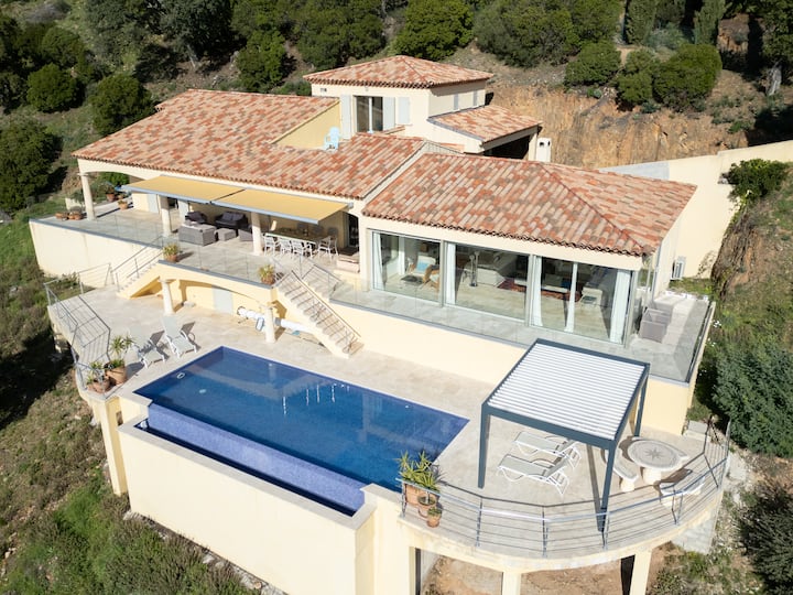 Superbe Villa, Piscine, Vue Mer Panoramique - Bormes-les-Mimosas