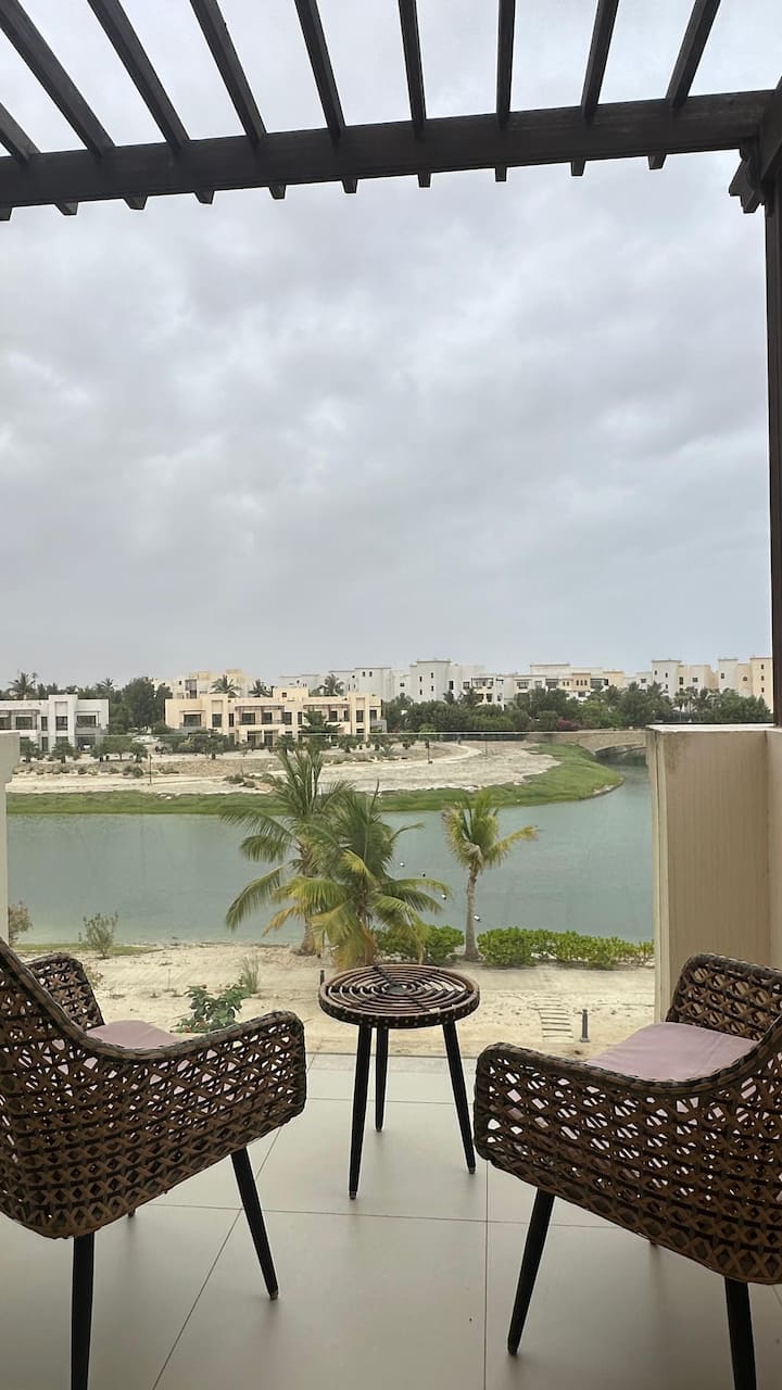 استوديو راقي مطل على القناة المائية في هوانا صلالة - Salala