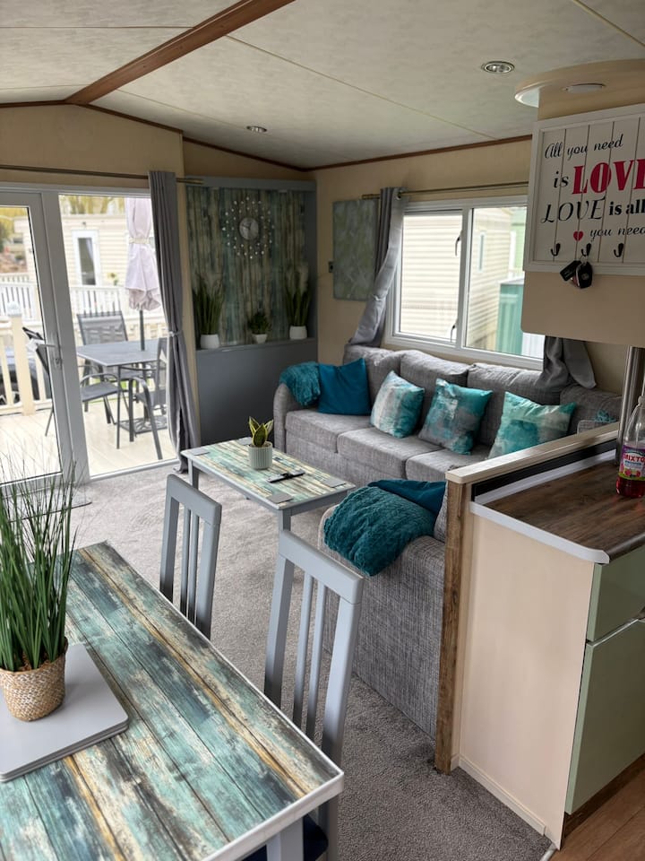 3 Bed 8 Berth Caravan Southview Skegness - Skegness