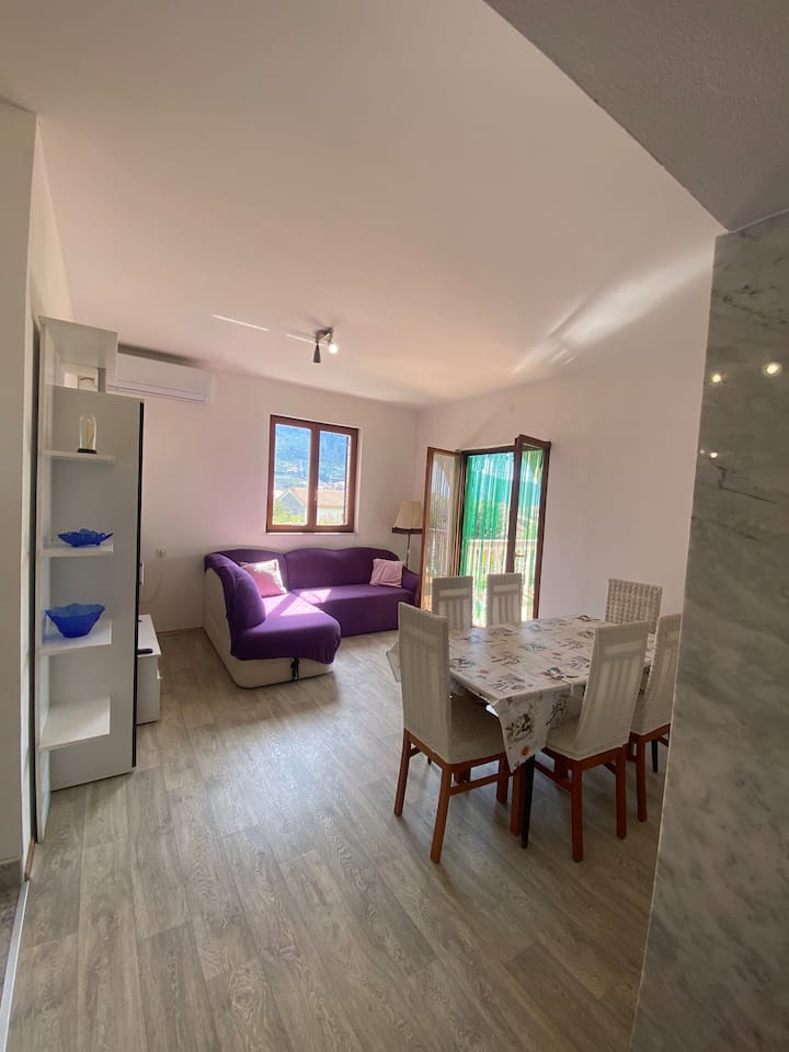 The Big Balcony Apartment. - Komiža