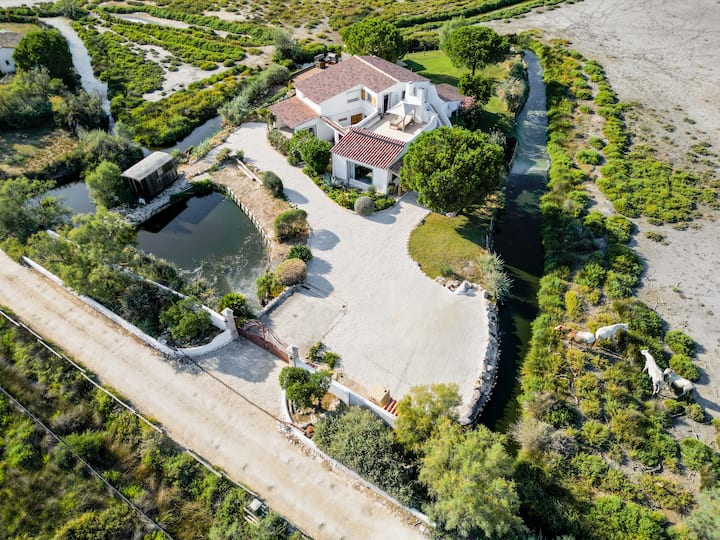Elegant Camargue Retreat Near Beaches & Village - Saintes-Maries-de-la-Mer
