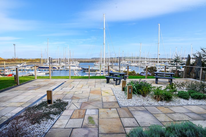 Waterfront 2 Bed Family Apartment - Dog Friendly - Troon
