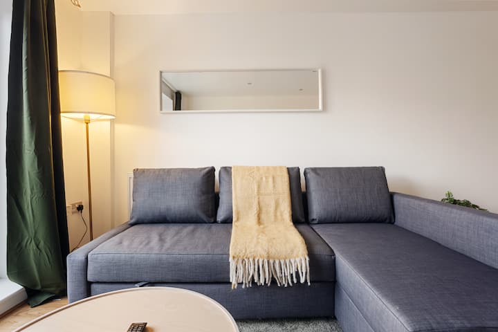 Modern 1-bed Apt Near Canary Wharf & O2 Arena - London