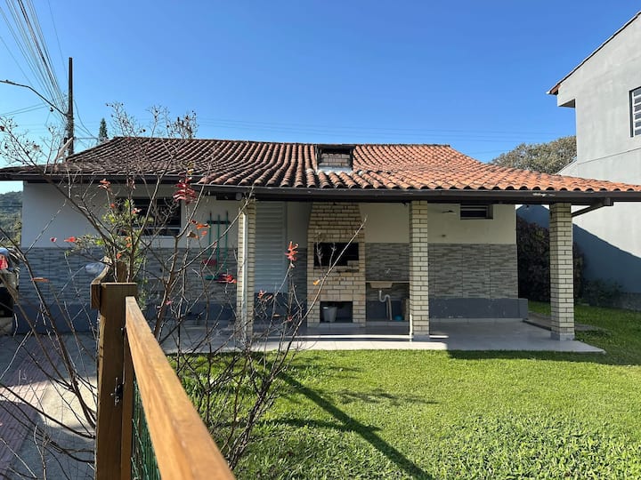 Morada Da Esquina - Duas Quadras Da Praia - Garopaba