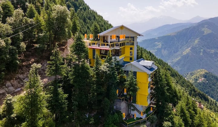 Deluxe Room | Valley Vista Balcony | Dalhousie - Chamba