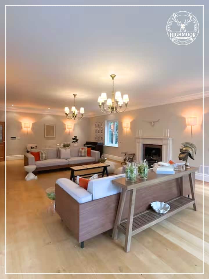 Luxury 6-bed Mansion | Cinema, Gardens & Gated Est - Berkshire