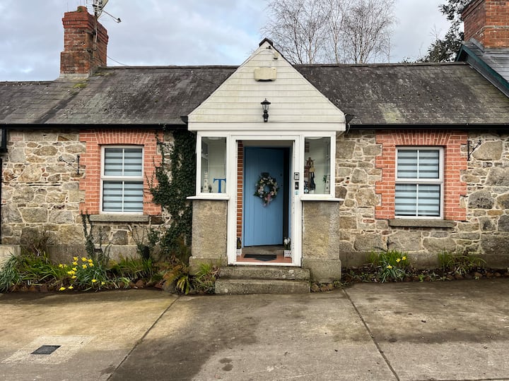 Escape To This Enchanting 3-bedroom Retreat - Greystones