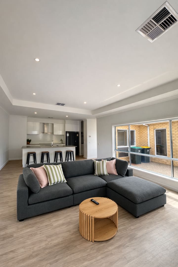 Fairways Retreat – Lake & Golf Course Views - Mildura