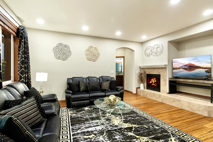 B17: Central Location - 4br - Woodinville, WA